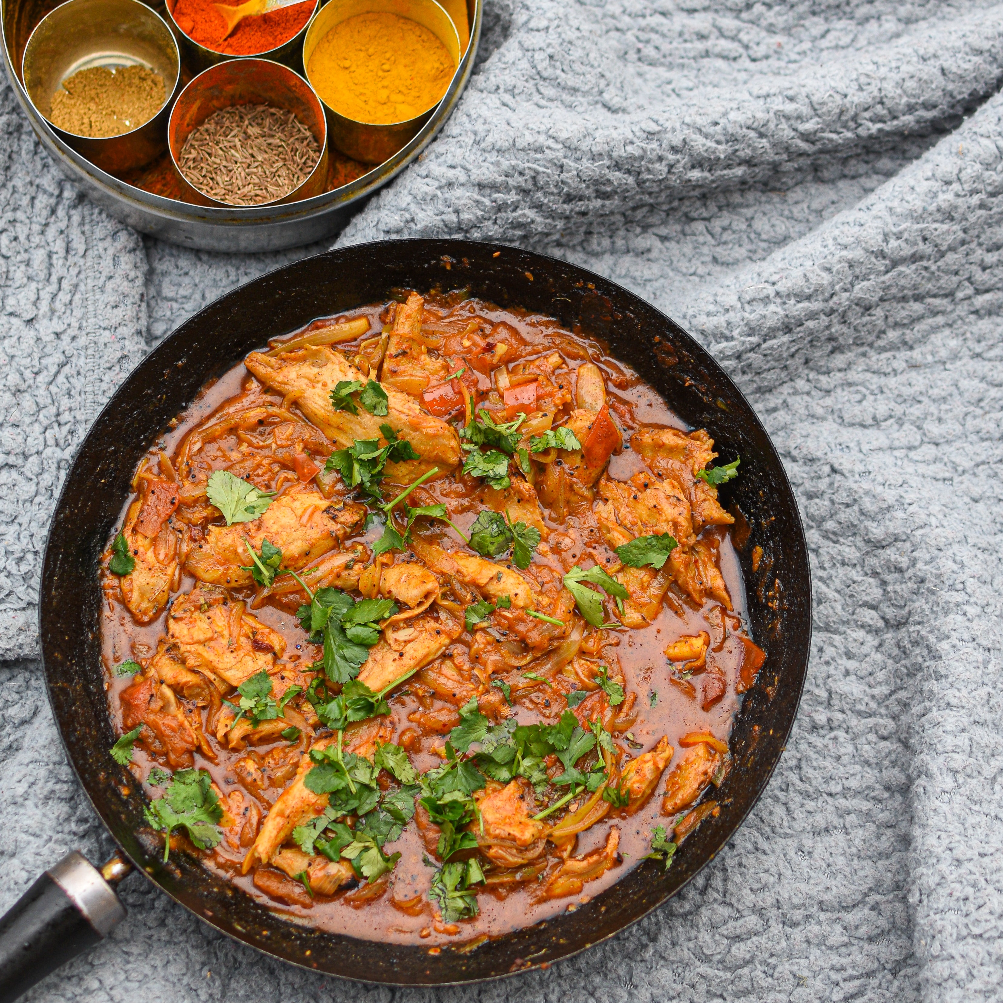 Simple Chicken Curry – The Flying Vicomtesse